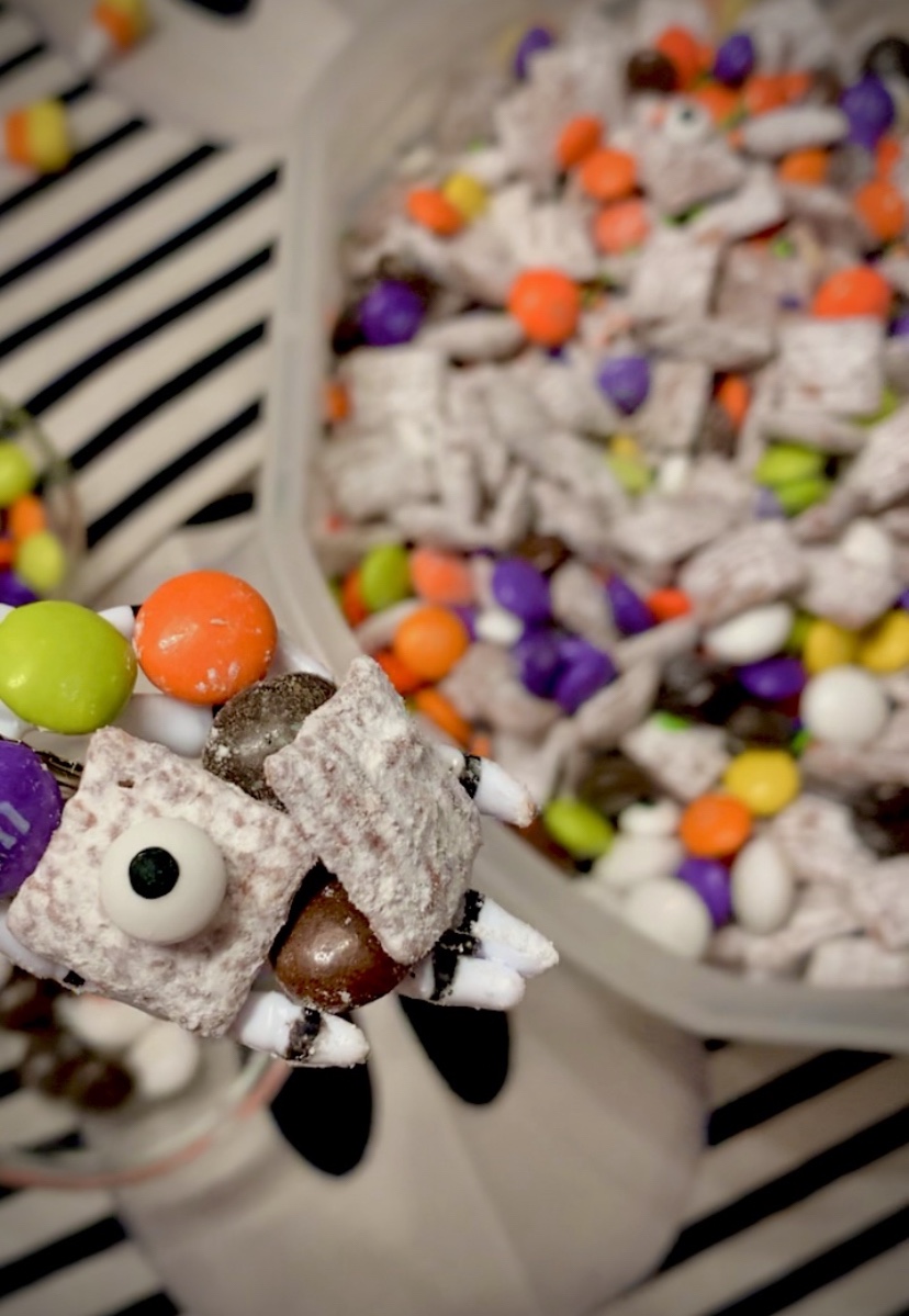 Spooky Puppy Chow using Halloween Candy – Easy Recipe – Midnight ...