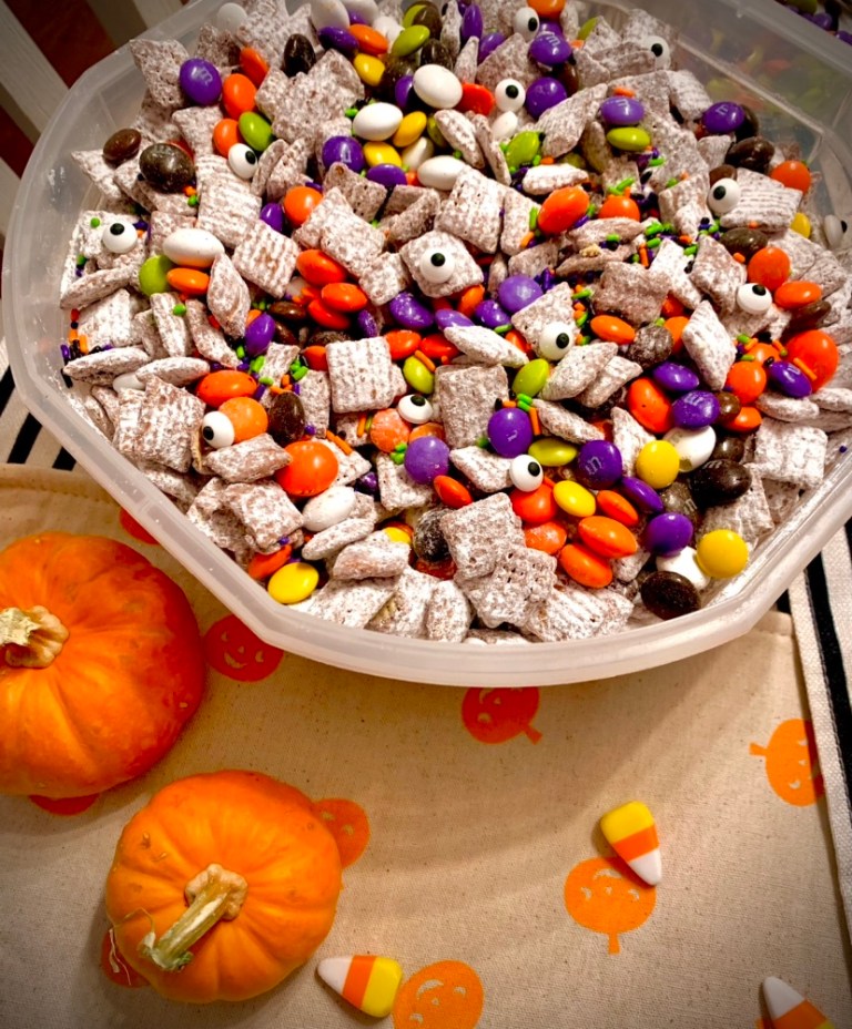 Spooky Puppy Chow using Halloween Candy – Easy Recipe – Midnight ...