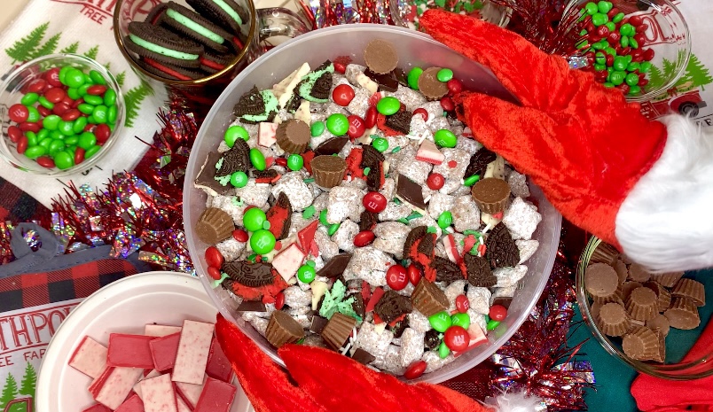 The Best Christmas Muddy Buddies Treats for Santa – Midnight Munchies ...