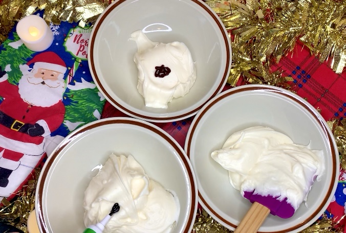 How to use a Mini Bundt Pan & Box Brownie Mix to make Easy Christmas ...