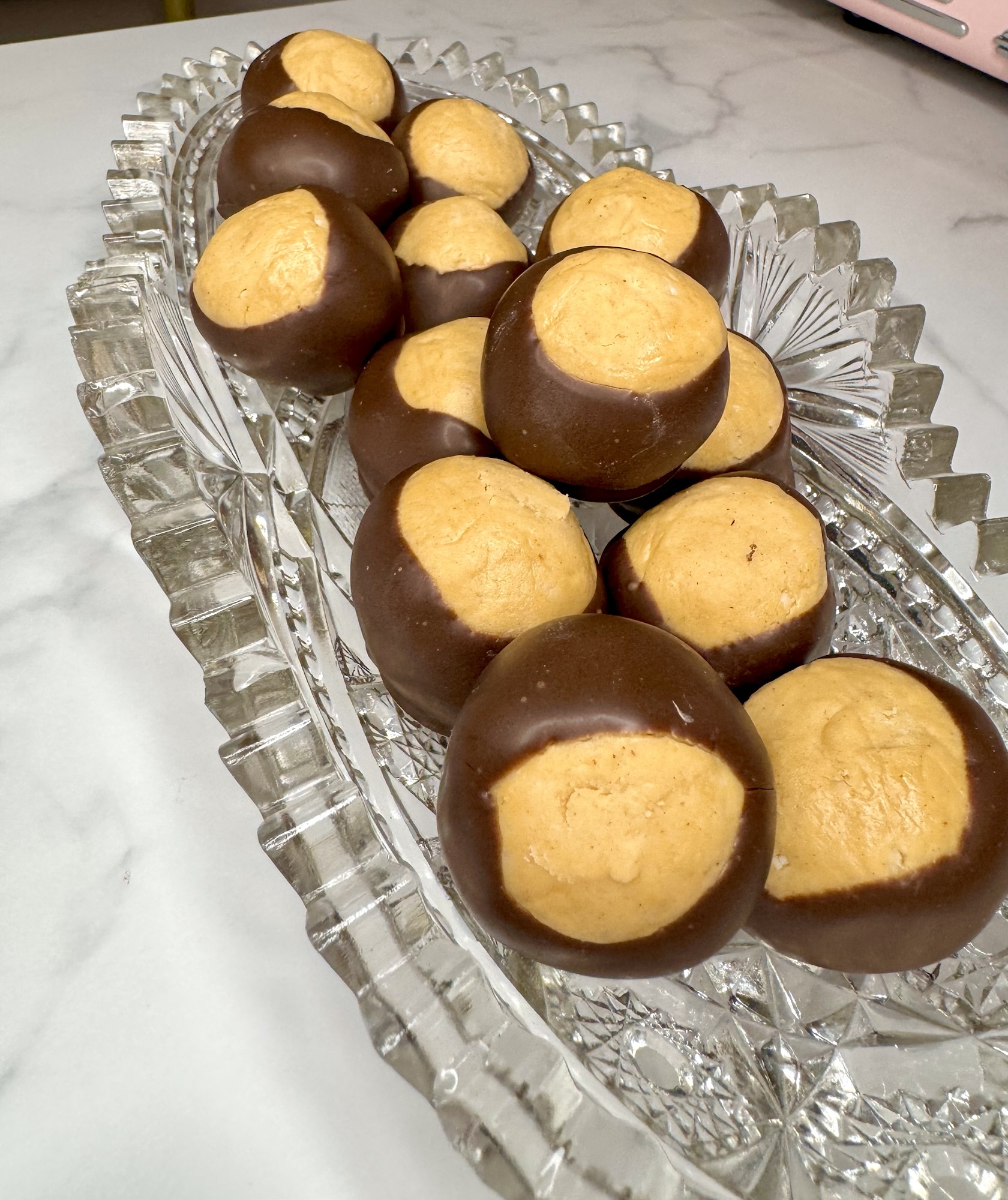The BEST Buckeyes Recipe – Midnight Munchies & More!