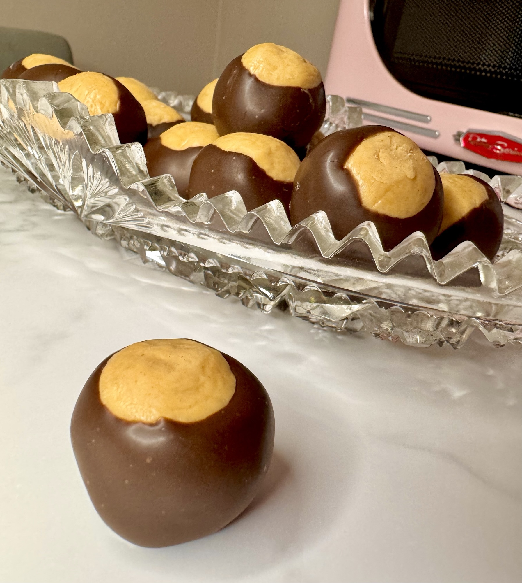 The BEST Buckeyes Recipe – Midnight Munchies & More!