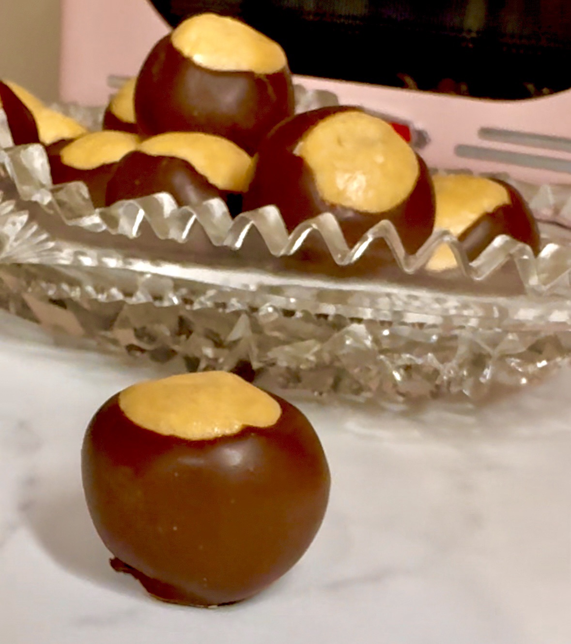 The BEST Buckeyes Recipe – Midnight Munchies & More!